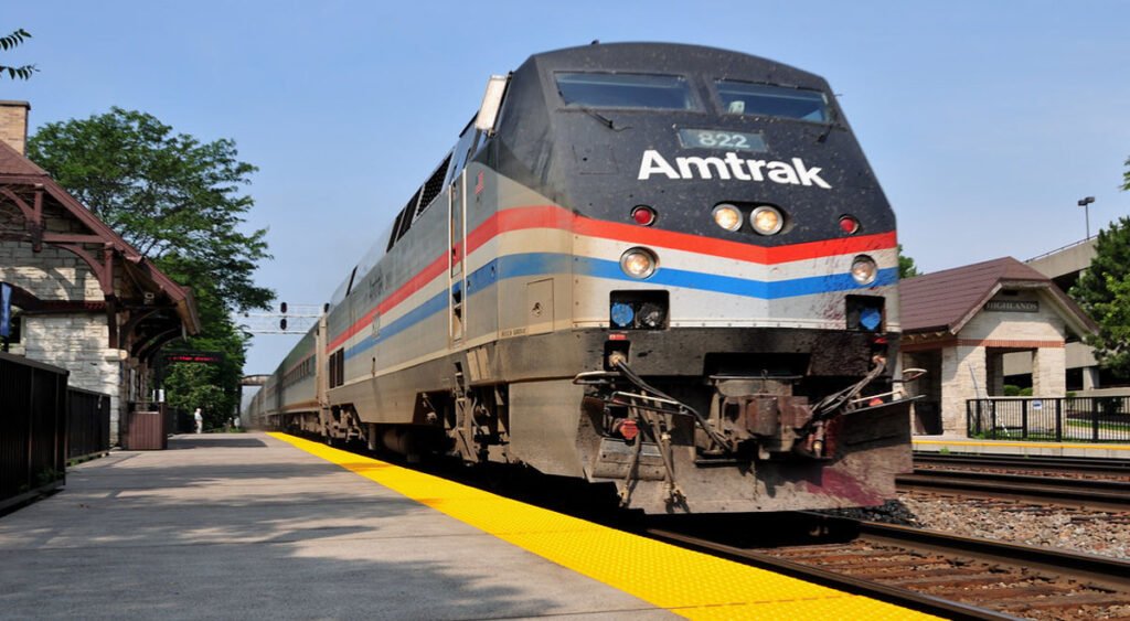 Amtrak Illinois Zephyr Train: Stops, Stations, Route, Schedule ...